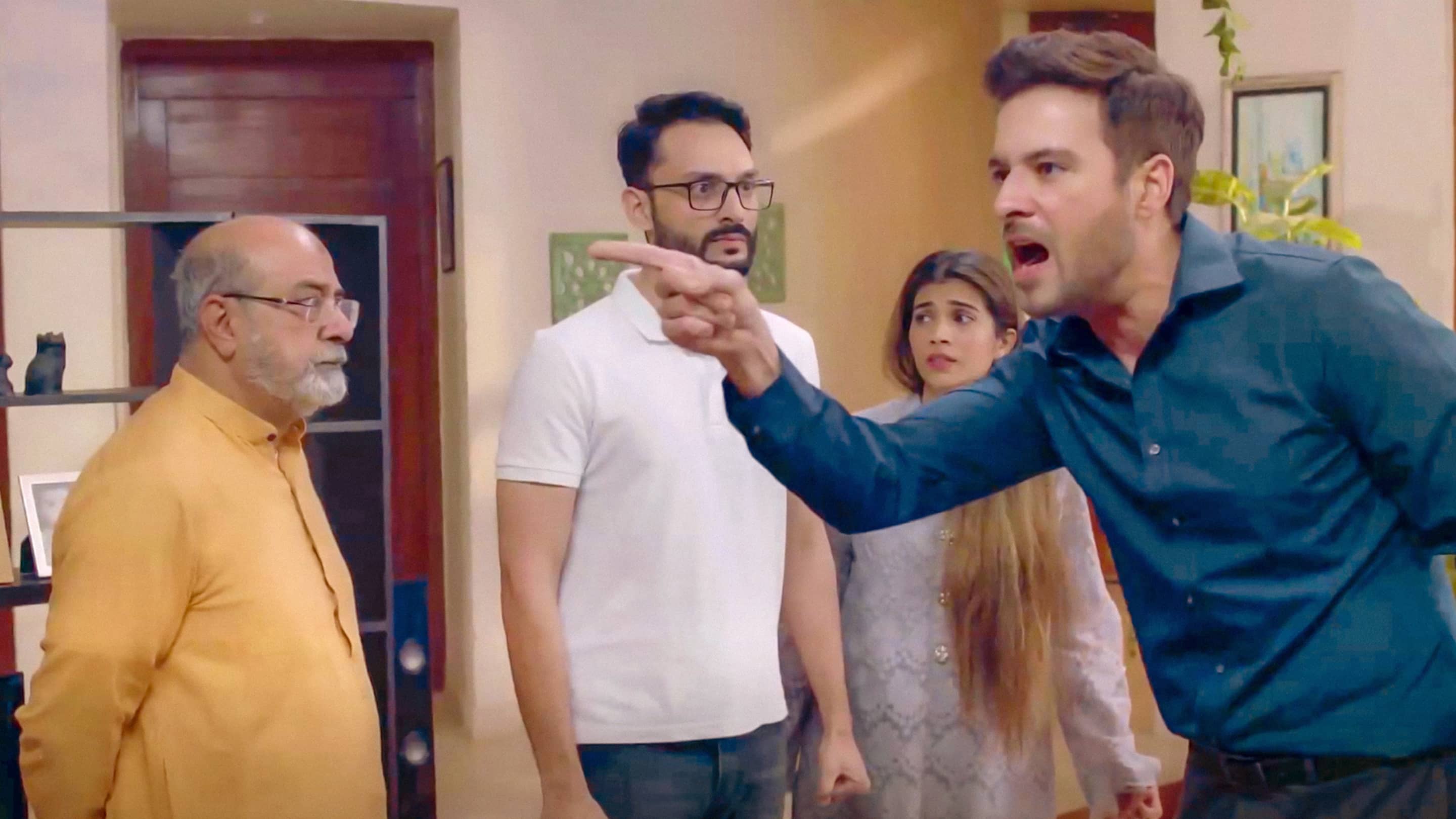 Watch Series Ruswai | Episode 15 Online | Viu UAE