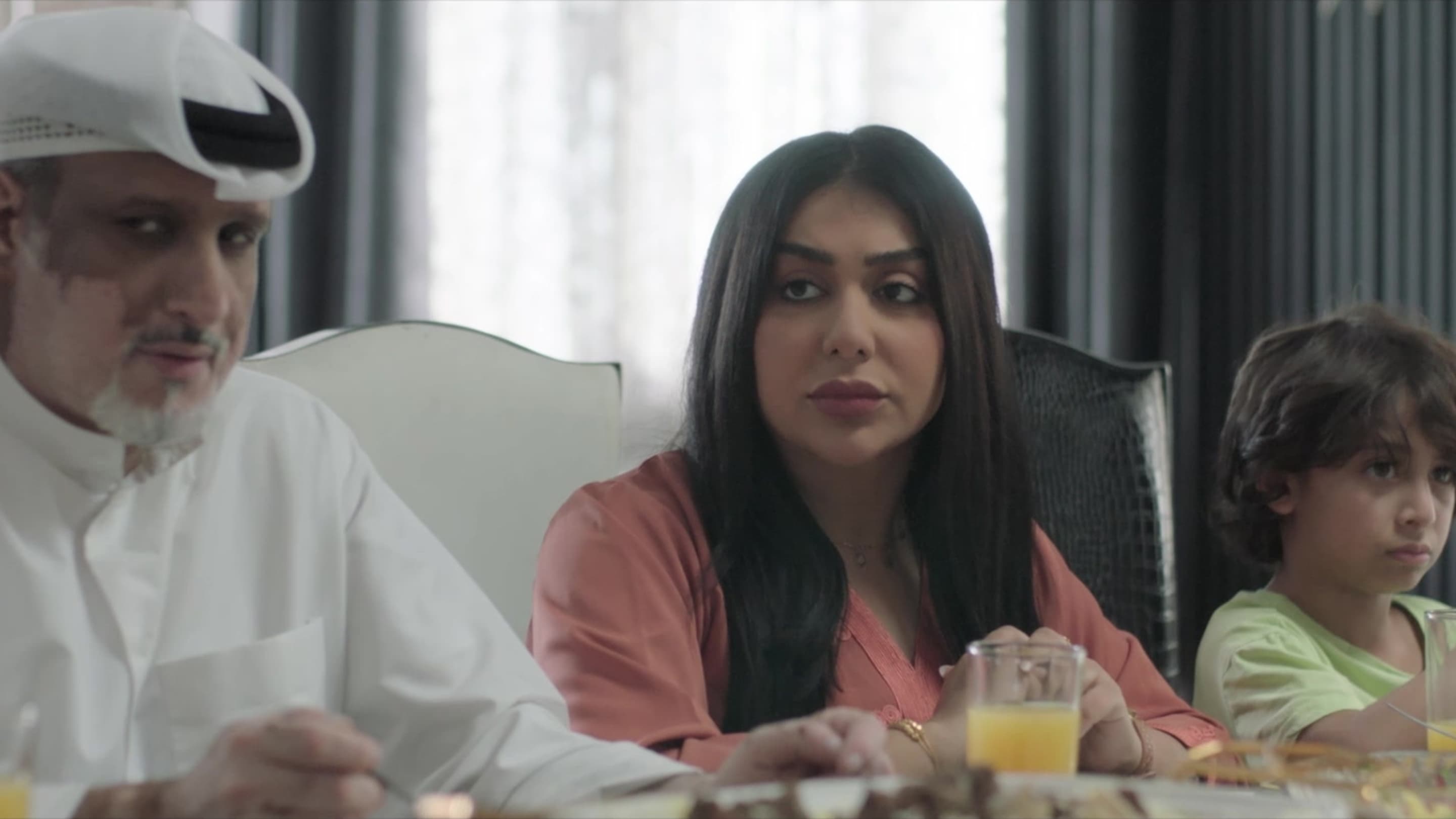 شاهد مسلسل عاشر صفحة الحلقة 4 أونلاين | Viu